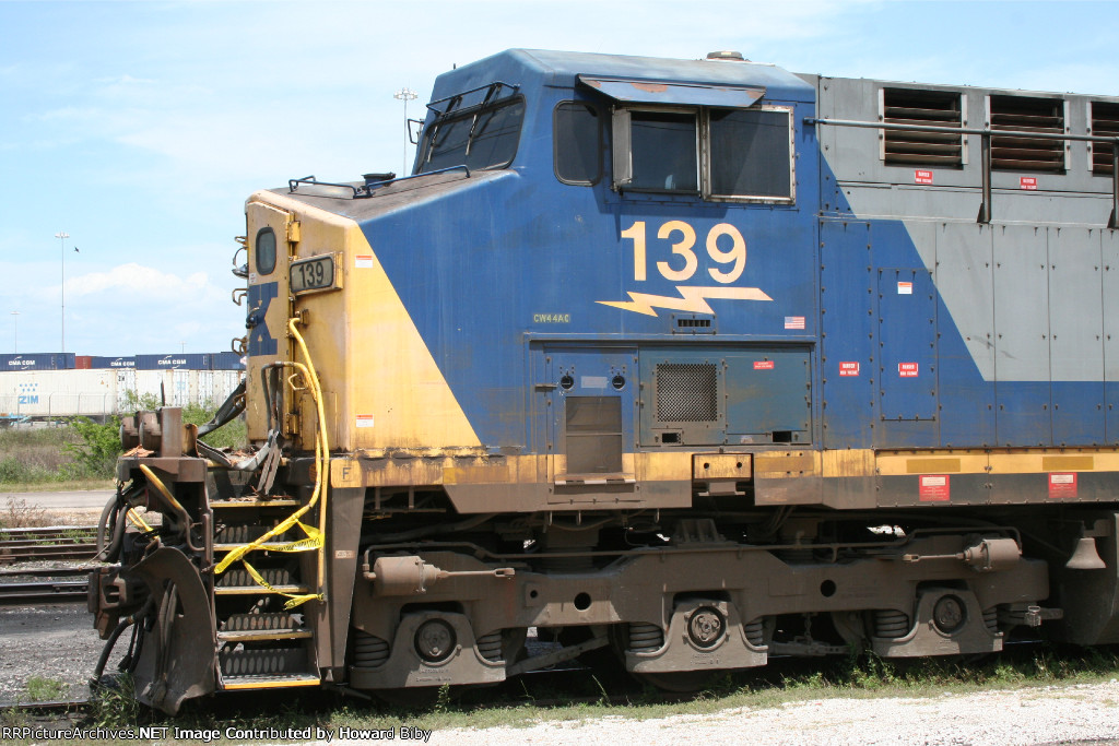 A damaged CSX 139